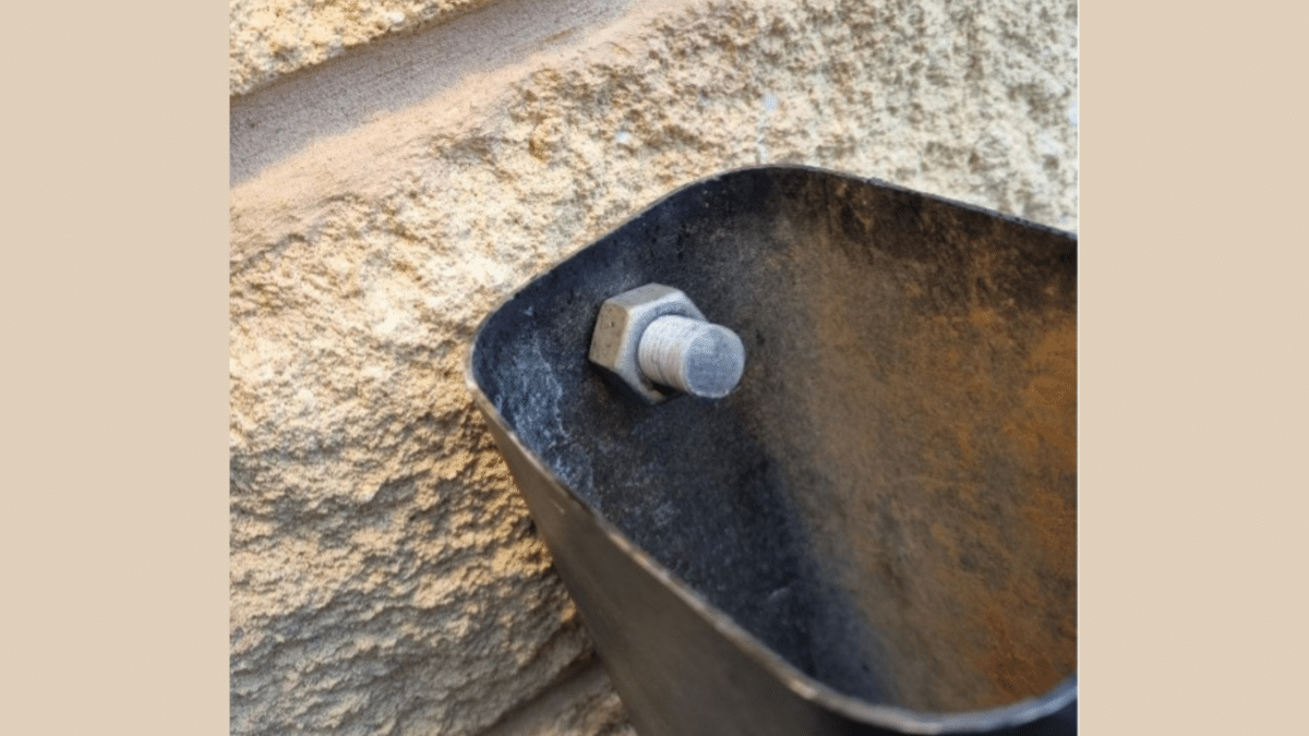 How to Attach the End Post of Premium Steel Fencing to the Brick Entry